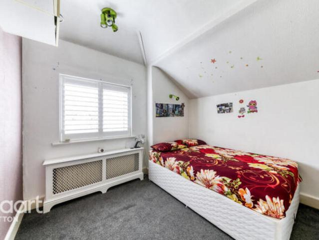 4 bedroom detached house for sale in Hillside Road, Sutton, SM2