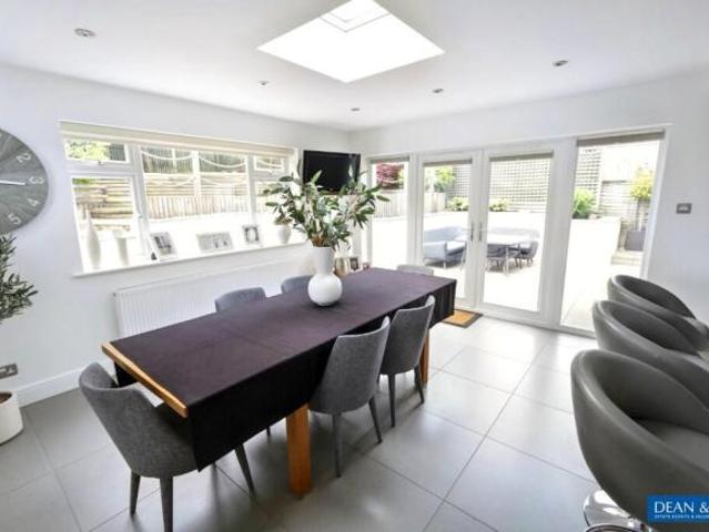 4 bedroom detached house for sale in Hillside Way, BN1