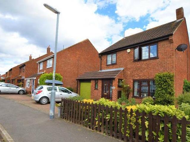 4 bedroom detached house for sale in Hillson Close Marston Moretaine MK43