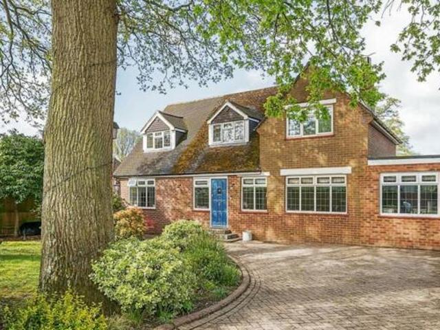 4 Bedroom Detached House For Sale In Hiltingbury