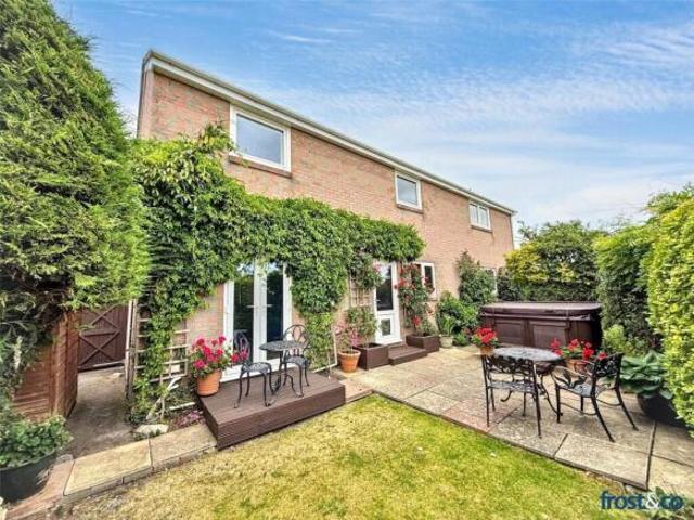 4 bedroom detached house for sale in Hinchliffe Road, Poole, Dorset, BH15