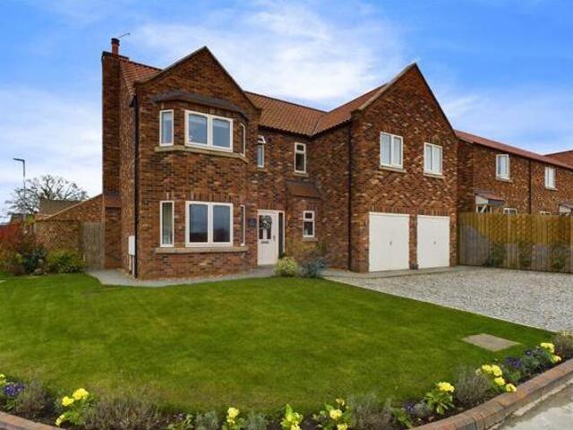 4 Bedroom Detached House For Sale In Hutton Cranswick, Driffield