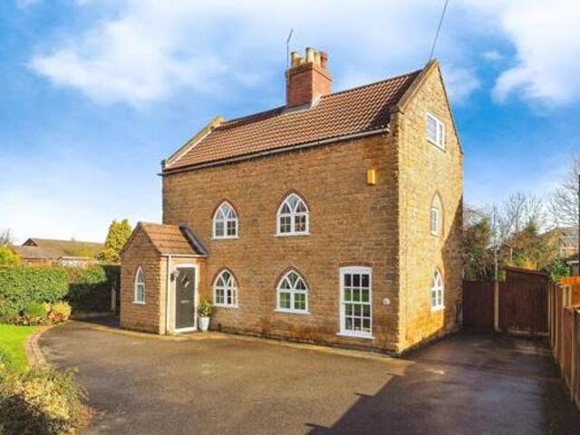 4 Bedroom Detached House For Sale In Hucknall, Nottingham