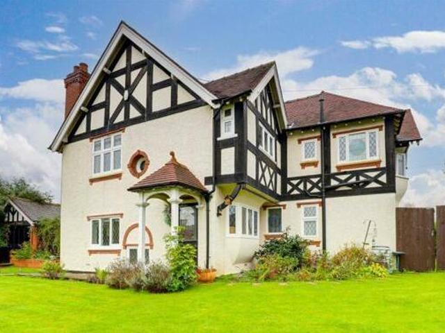 4 Bedroom Detached House For Sale In Hucknall, Nottinghamshire