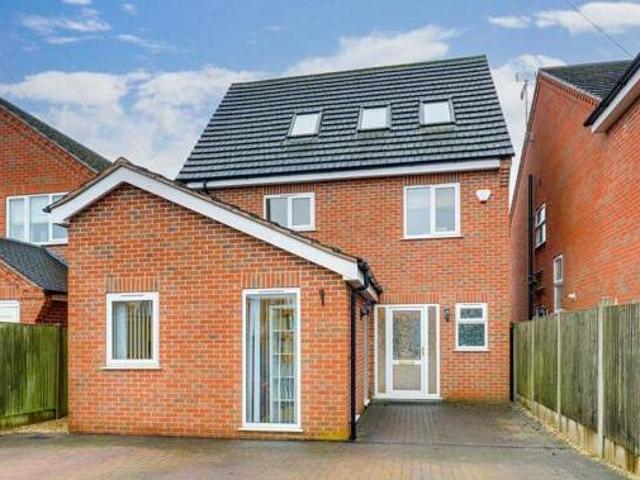 4 Bedroom Detached House For Sale In Hucknall, Nottinghamshire