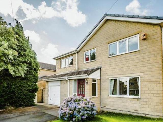 4 Bedroom Detached House For Sale In Huddersfield, West Yorkshire