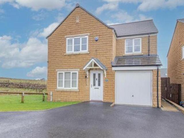 4 Bedroom Detached House For Sale In Huddersfield, West Yorkshire