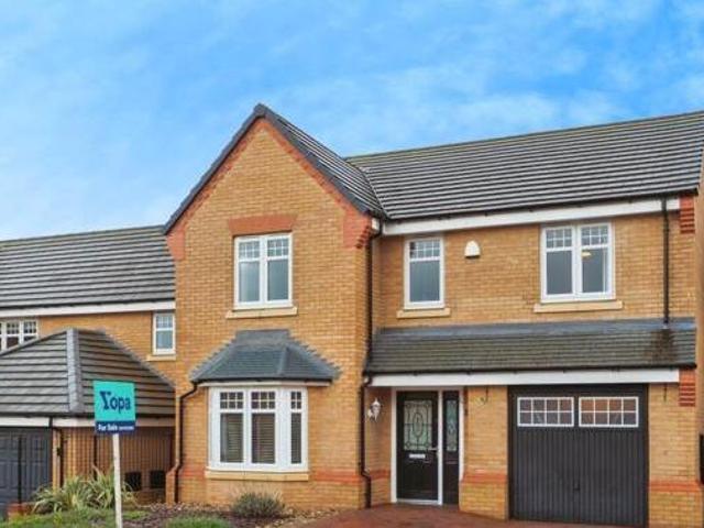 4 Bedroom Detached House For Sale In Huddersfield