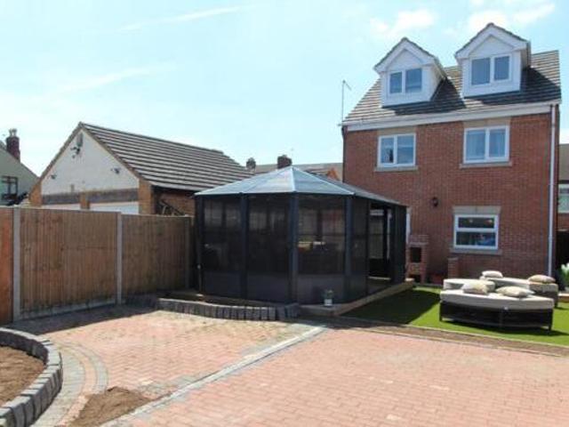 4 Bedroom Detached House For Sale In Hugglescote, Coalville