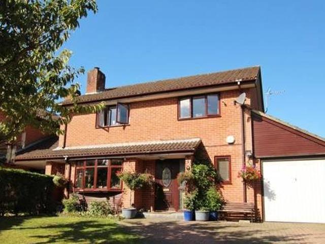 4 bedroom detached house for sale in HYTHE SO45