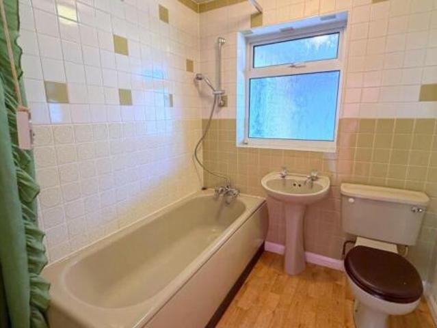 4 bedroom detached house for sale in Hyde Tynings Close, Eastbourne, BN20