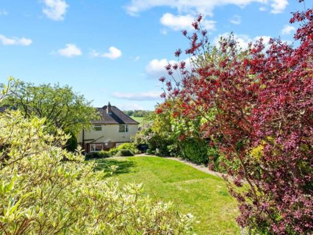 4 bedroom detached house for sale in Hyde Road, South Croydon, CR2