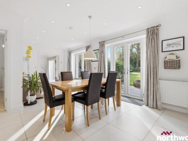 4 bedroom detached house for sale in Ingrave Road, Brentwood, CM13