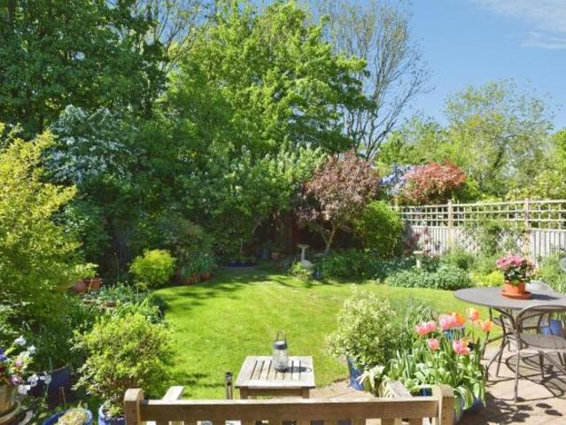 4 bedroom detached house for sale in Ibstone Avenue, Bradwell Common, Milton Keynes, MK13