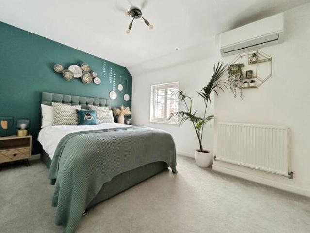 4 bedroom detached house for sale in Ightham Close, Longfield, Kent, DA3