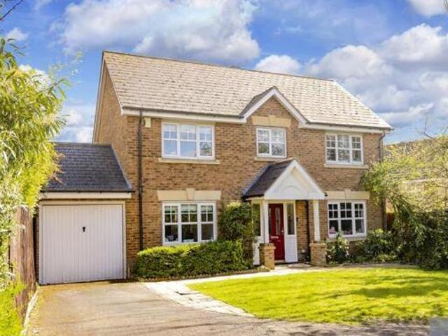 4 Bedroom Detached House For Sale In Ilford, Greater London