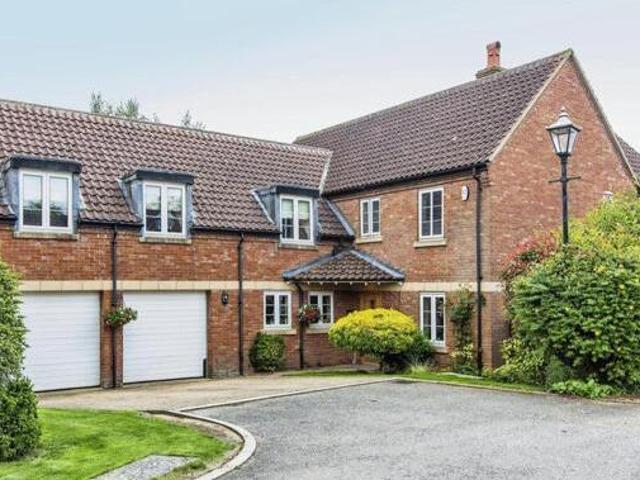 4 Bedroom Detached House For Sale In Islip