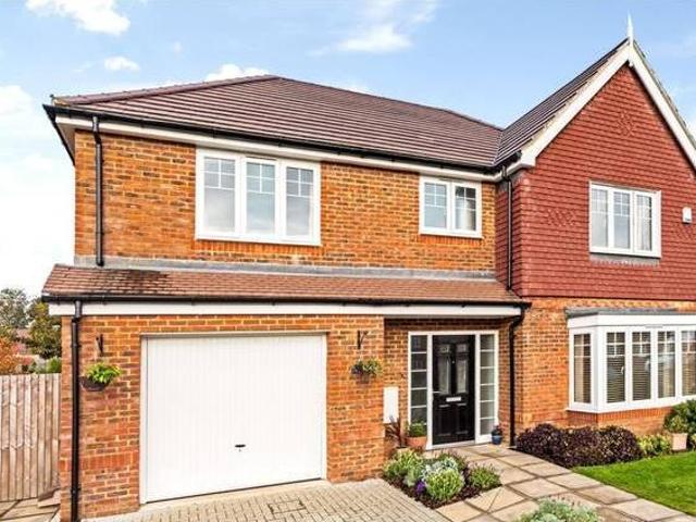 4 bedroom detached house for sale in Ivatt Way Medstead Alton Hampshire GU34 GU34