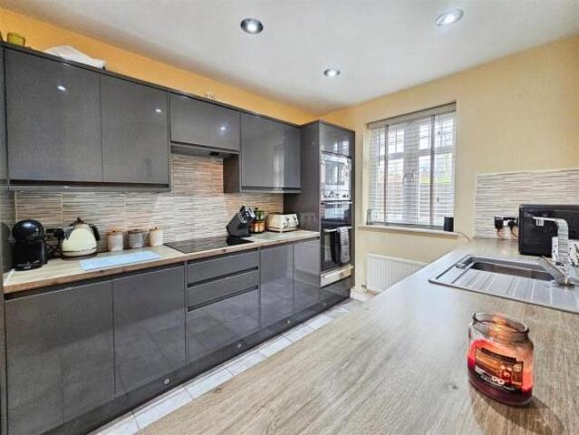 4 bedroom detached house for sale in John Rhodes Way, Stoke On Trent, ST6