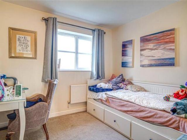 4 bedroom detached house for sale in Jack Thorne Close, Peatmoor, Swindon, SN5