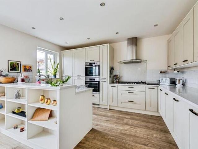 4 bedroom detached house for sale in Jasper Close, Swindon, SN25