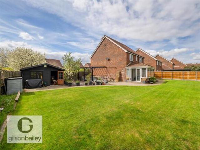 4 bedroom detached house for sale in Jenny Road, Spixworth, NR10