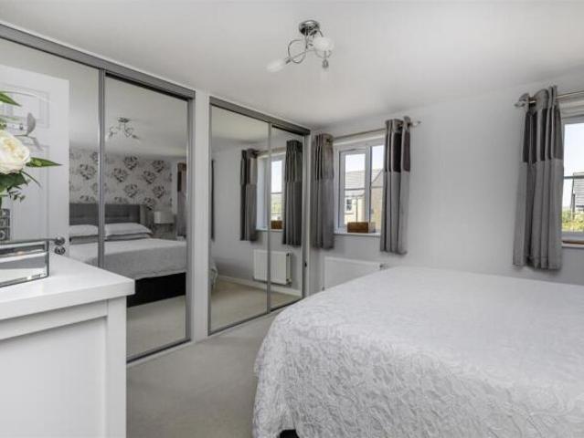 4 bedroom detached house for sale in Jericho Way, Oakes, Huddersfield, HD3