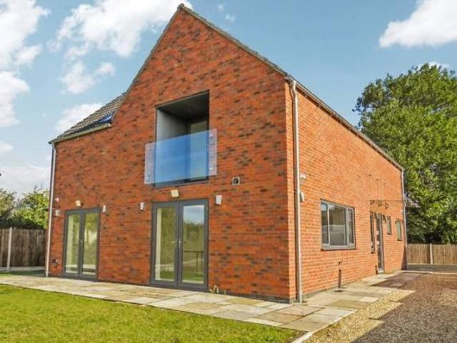 4 bedroom detached house for sale in Jubilee Road Watton IP25
