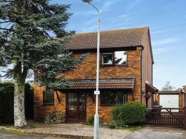 4 bedroom detached house for sale in Juniper Gardens Bingham Nottingham Nottinghamshire NG13