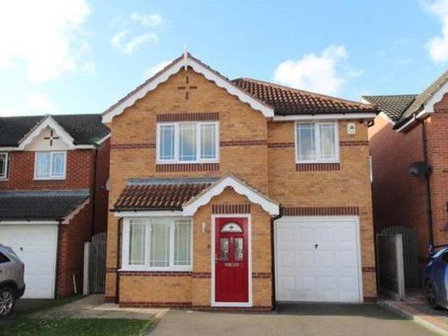 4 bedroom detached house for sale in Oakham Drive CarltonInLindrick S81