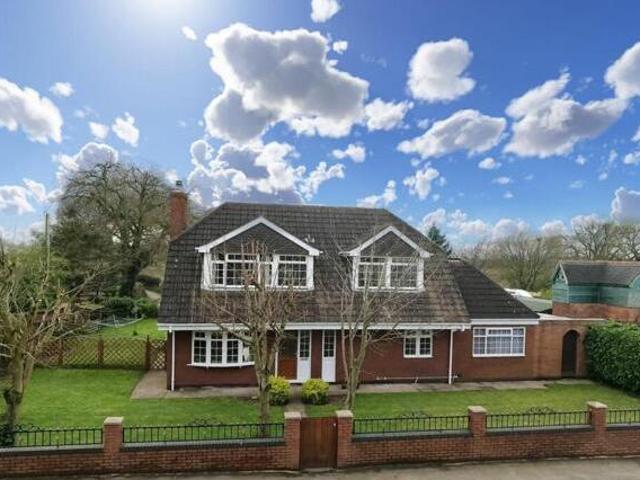 4 Bedroom Detached House For Sale In Oakhanger