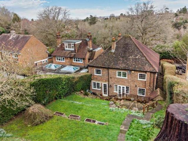 4 bedroom detached house for sale in Oakhill Road, Sevenoaks, Kent, TN13