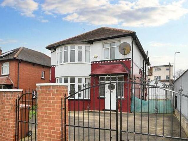 4 Bedroom Detached House For Sale In Oakwood