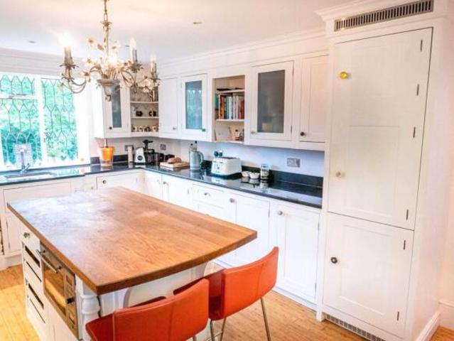 4 bedroom detached house for sale in Oakwood Close, Chislehurst, BR7
