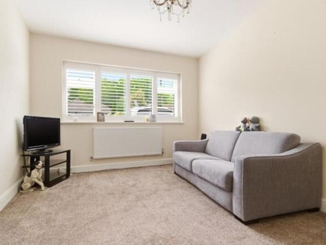 4 bedroom detached house for sale in Oakwood Road, Bricket Wood, St. Albans, Hertfordshire, AL2