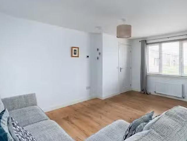 4 Bedroom Detached House For Sale In O'Donnel Road, Edinburgh.