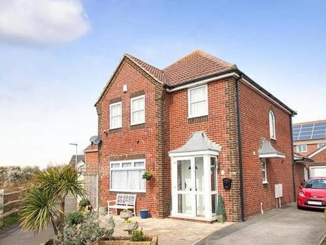 4 bedroom detached house for sale in Offham Close Eastbourne BN23