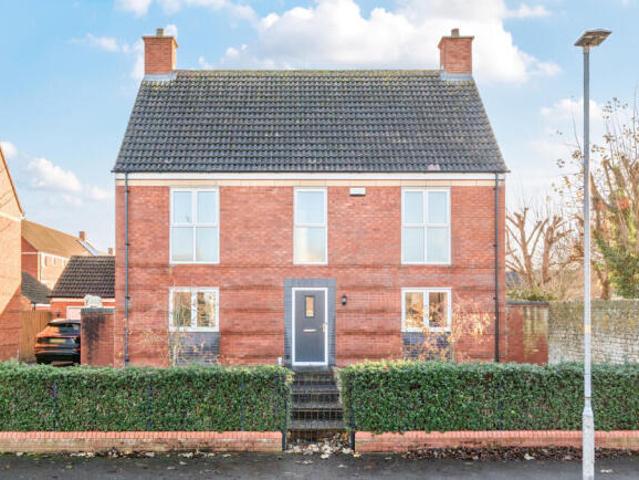 4 bedroom detached house for sale in Okus Road, Old Town, Swindon, SN1