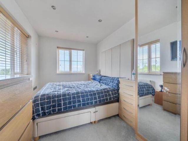 4 bedroom detached house for sale in Old Beggarwood Lane, Basingstoke, RG22