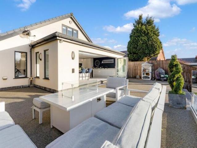 4 bedroom detached house for sale in Old Greenwood Lane, Horwich, Bolton, BL6