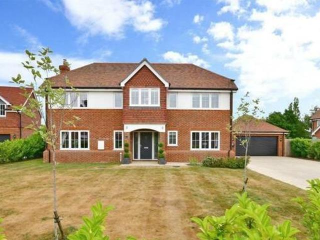 4 bedroom detached house for sale in Old Hall Park Headcorn Kent TN27