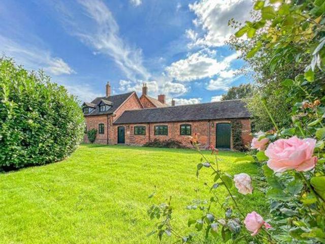 4 Bedroom Detached House For Sale In Old London Road, Lichfield