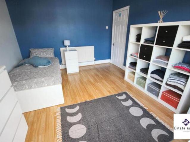 4 bedroom detached house for sale in Old Park Road, Sheffield, S8