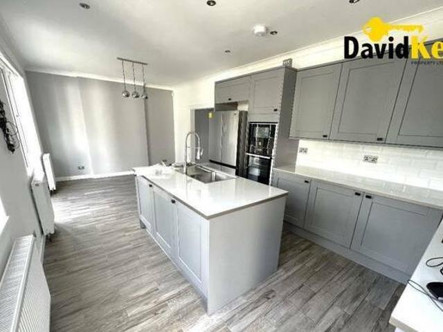 4 bedroom detached house for sale in Old Park Ridings London N21