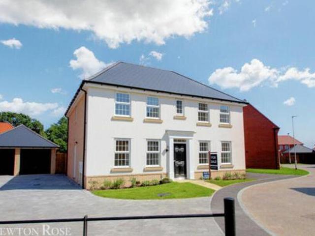 4 Bedroom Detached House For Sale In Old Stowmarket Road, Woolpit
