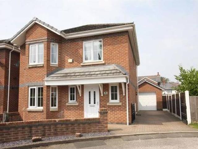 4 bedroom detached house for sale in Old Wood Road Preston PR1 PR1