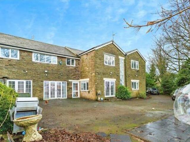 4 Bedroom Detached House For Sale In Oldham, Greater Manchester