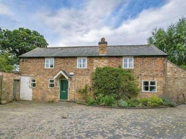 4 bedroom detached house for sale in Oliver Street Ampthill MK45