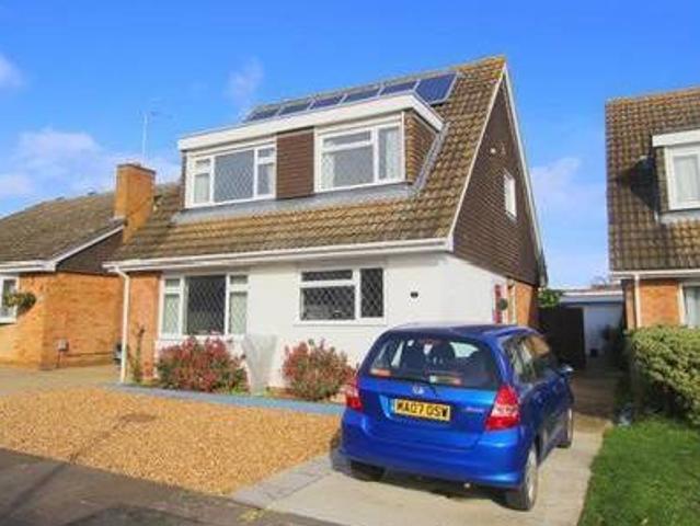 4 bedroom detached house for sale in Orchard Way Flitwick Bedfordshire MK45 1LF MK45
