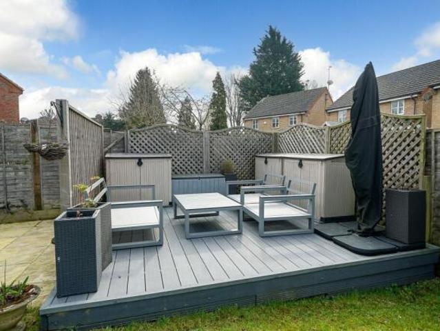 4 bedroom detached house for sale in Orchard Close, Caddington, LU1
